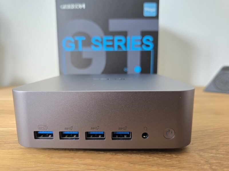 Test Geekom GT1 Mega - Un mini PC avec un Intel Core Ultra