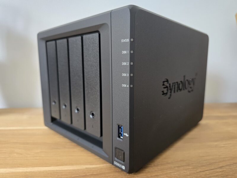 Test Synology DS925+ - Nouveau NAS 2025 - Avis complet